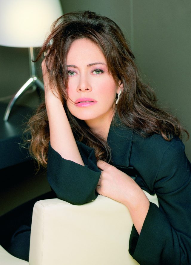 Le parole che non ti ho detto: Elena Sofia Ricci intervista Carlo ...